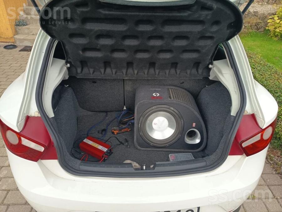 Balts SEAT Ibiza 2009 Ogre, ar dzinēja tilpumu 1.40 L un nobraukumu 264 tūkst. km par 2100 €, foto 12 vietnē AUTOMOTO.COM.LV