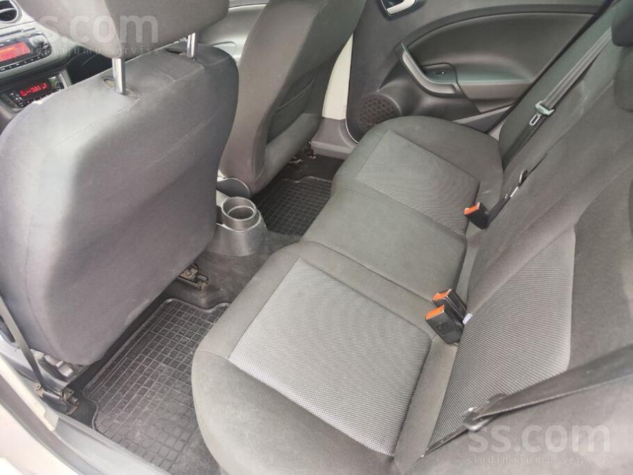 Balts SEAT Ibiza 2010 Rīga, ar dzinēja tilpumu 1.60 L un nobraukumu 323 tūkst. km par 1900 €, foto 9 vietnē AUTOMOTO.COM.LV