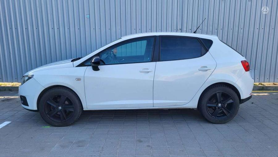 Balts SEAT Ibiza 2010 Marijampole, ar dzinēja tilpumu 1.20 L un nobraukumu 172 tūkst. km par 2300 €, foto 3 vietnē AUTOMOTO.COM.LV