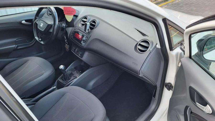 Balts SEAT Ibiza 2010 Marijampole, ar dzinēja tilpumu 1.20 L un nobraukumu 172 tūkst. km par 2300 €, foto 12 vietnē AUTOMOTO.COM.LV
