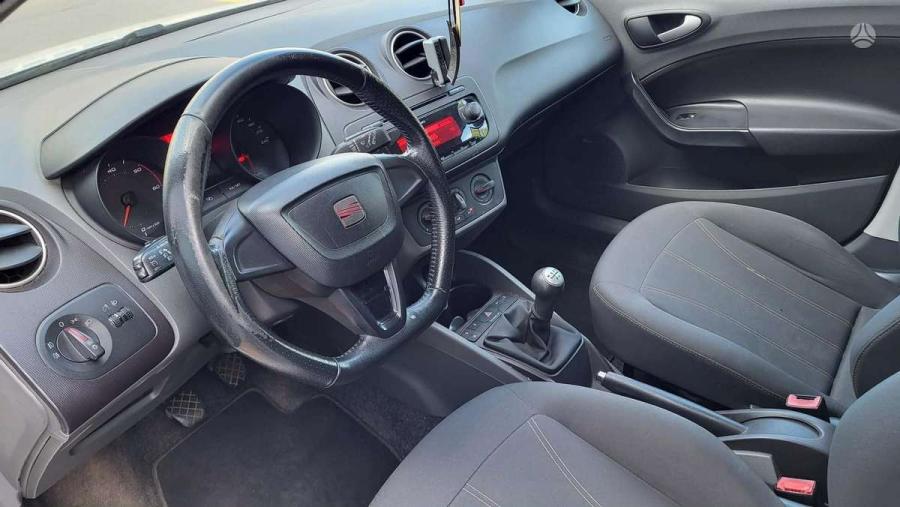 Balts SEAT Ibiza 2010 Marijampole, ar dzinēja tilpumu 1.20 L un nobraukumu 172 tūkst. km par 2300 €, foto 13 vietnē AUTOMOTO.COM.LV