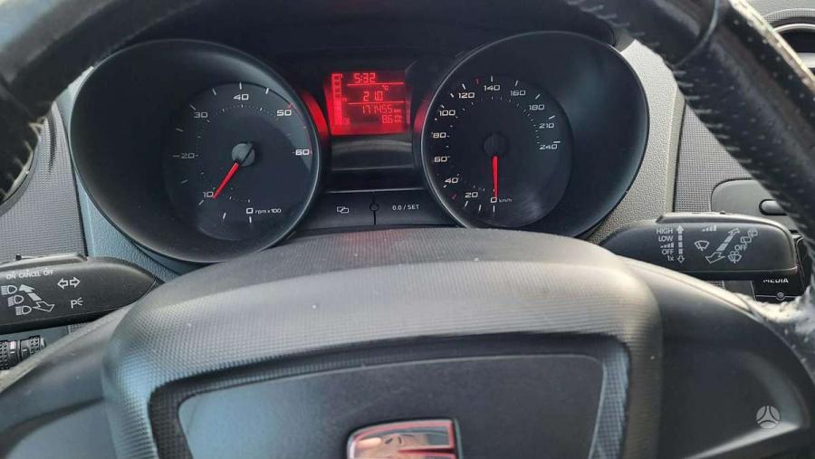 Balts SEAT Ibiza 2010 Marijampole, ar dzinēja tilpumu 1.20 L un nobraukumu 172 tūkst. km par 2300 €, foto 16 vietnē AUTOMOTO.COM.LV