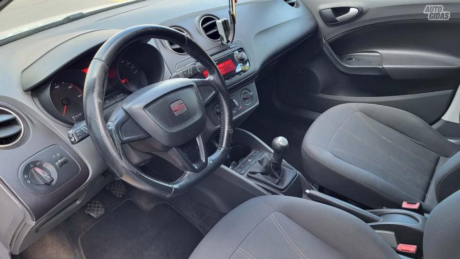 White SEAT Ibiza 2010 in Marijampole, with an engine capacity of 1.20 L and mileage of 171 thousand km for 1999 €, photo 12 on AUTOMOTO.COM.LV