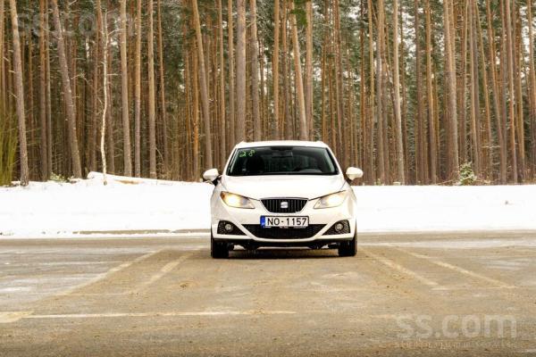 White SEAT Ibiza 2011 in Riga, with an engine capacity of 1.20 L and mileage of 301 thousand km for 3190 €, photo 3 on AUTOMOTO.COM.LV