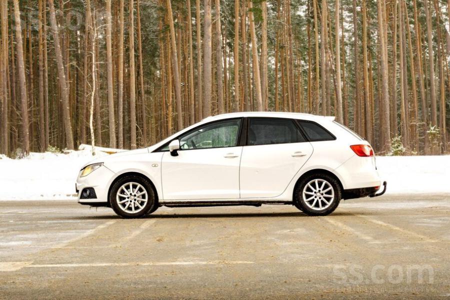 White SEAT Ibiza 2011 in Riga, with an engine capacity of 1.20 L and mileage of 301 thousand km for 3190 €, photo 5 on AUTOMOTO.COM.LV