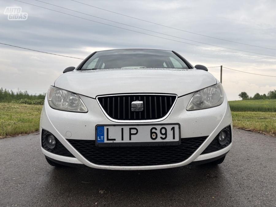 White SEAT Ibiza 2011 in Vilkaviskis, with an engine capacity of 1.40 L and mileage of 159 thousand km for 3850 €, photo 3 on AUTOMOTO.COM.LV