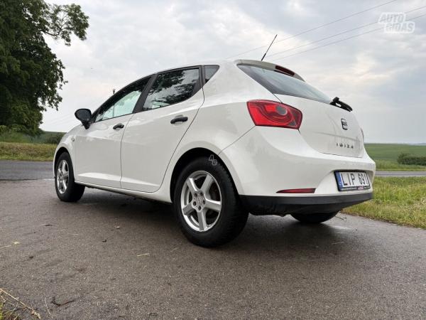 White SEAT Ibiza 2011 in Vilkaviskis, with an engine capacity of 1.40 L and mileage of 159 thousand km for 3850 €, photo 4 on AUTOMOTO.COM.LV
