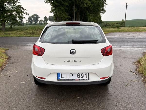 White SEAT Ibiza 2011 in Vilkaviskis, with an engine capacity of 1.40 L and mileage of 159 thousand km for 3850 €, photo 5 on AUTOMOTO.COM.LV