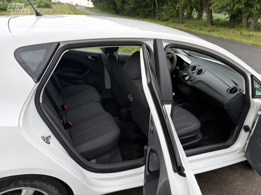 White SEAT Ibiza 2011 in Vilkaviskis, with an engine capacity of 1.40 L and mileage of 159 thousand km for 3850 €, photo 8 on AUTOMOTO.COM.LV