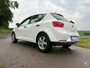 White SEAT Ibiza 2011 in Vilkaviskis, with an engine capacity of 1.39 L and mileage of 159 thousand km for 3100 €, photo 6 on AUTOMOTO.COM.LV