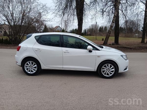 Balts SEAT Ibiza 2012 Ogre, ar dzinēja tilpumu 1.20 L un nobraukumu 0 tūkst. km par 3000 €, foto 5 vietnē AUTOMOTO.COM.LV