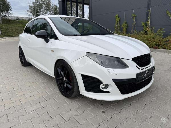 White SEAT Ibiza 2012 in Vilnius, with an engine capacity of 1.39 L and mileage of 230 thousand km for 5500 €, photo 4 on AUTOMOTO.COM.LV