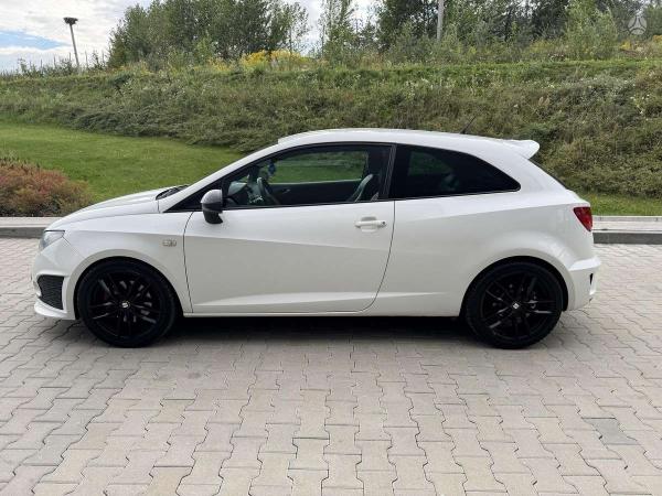 White SEAT Ibiza 2012 in Vilnius, with an engine capacity of 1.39 L and mileage of 230 thousand km for 5500 €, photo 9 on AUTOMOTO.COM.LV