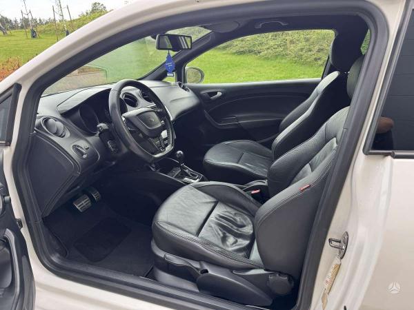 White SEAT Ibiza 2012 in Vilnius, with an engine capacity of 1.39 L and mileage of 230 thousand km for 5500 €, photo 10 on AUTOMOTO.COM.LV