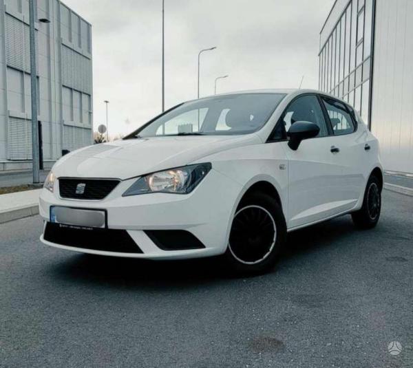 White SEAT Ibiza 2013 in Vilnius, with an engine capacity of 1.20 L and mileage of 265 thousand km for 2200 €, photo 1 on AUTOMOTO.COM.LV
