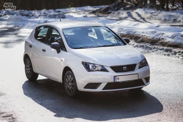 White SEAT Ibiza 2013 in Vilnius, with an engine capacity of 1.20 L and mileage of 265 thousand km for 2890 €, photo 1 on AUTOMOTO.COM.LV