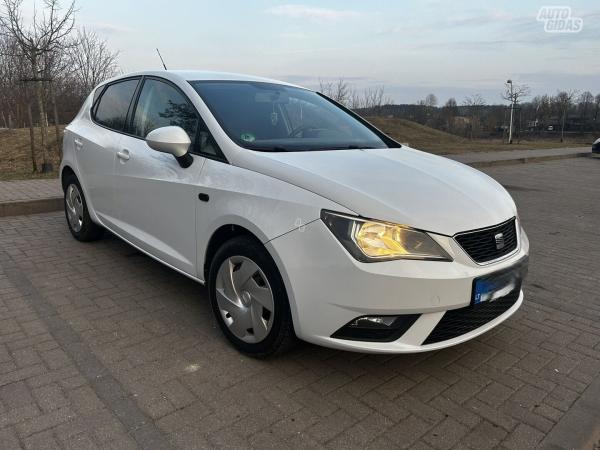 White SEAT Ibiza 2013 in Jonava, with an engine capacity of 1.60 L and mileage of 279 thousand km for 3100 €, photo 3 on AUTOMOTO.COM.LV