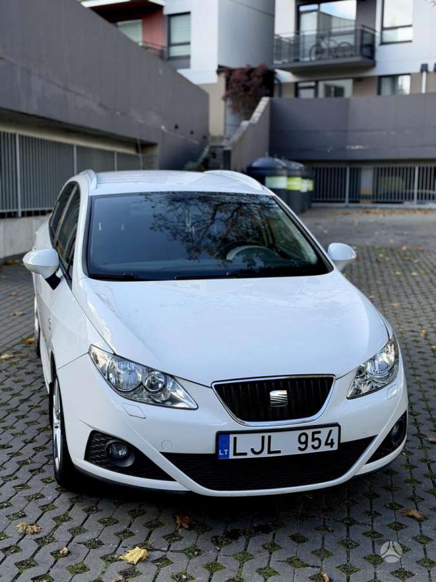 White SEAT Ibiza 2013 in Vilnius, with an engine capacity of 0.00 L and mileage of 199 thousand km for 3900 €, photo 4 on AUTOMOTO.COM.LV