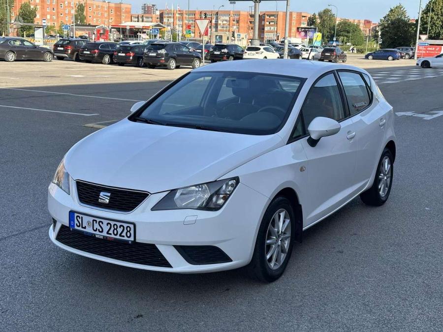 White SEAT Ibiza 2016 in Klaipeda, with an engine capacity of 1.20 L and mileage of 129 thousand km for 4999 €, photo 4 on AUTOMOTO.COM.LV