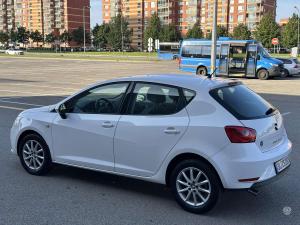 White SEAT Ibiza 2016 in Klaipeda, with an engine capacity of 1.20 L and mileage of 129 thousand km for 4999 €, photo 9 on AUTOMOTO.COM.LV