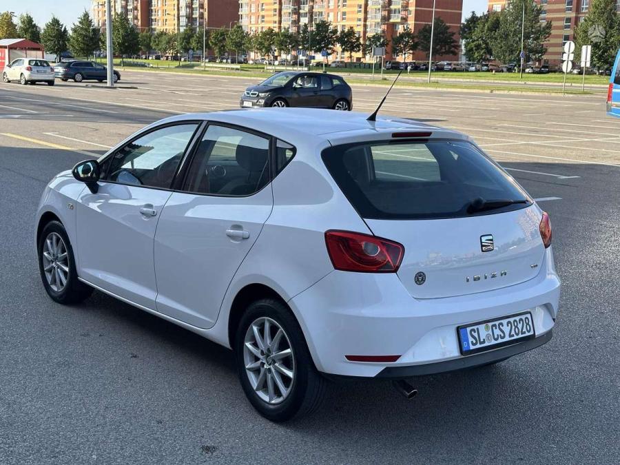 White SEAT Ibiza 2016 in Klaipeda, with an engine capacity of 1.20 L and mileage of 129 thousand km for 4999 €, photo 10 on AUTOMOTO.COM.LV
