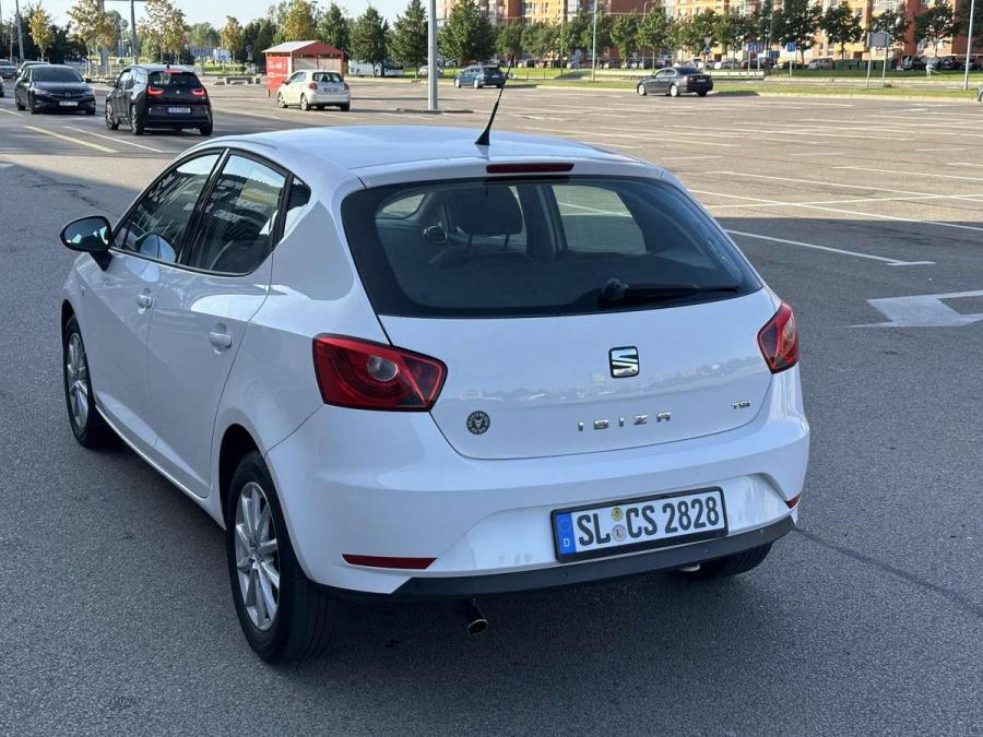 White SEAT Ibiza 2016 in Klaipeda, with an engine capacity of 1.20 L and mileage of 129 thousand km for 4999 €, photo 11 on AUTOMOTO.COM.LV