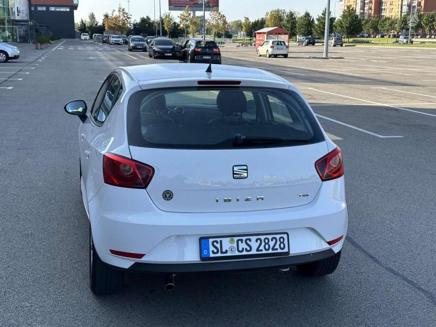 White SEAT Ibiza 2016 in Klaipeda, with an engine capacity of 1.20 L and mileage of 129 thousand km for 4999 €, photo 12 on AUTOMOTO.COM.LV