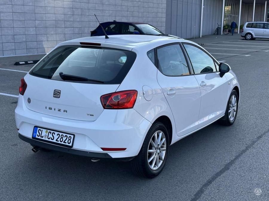 White SEAT Ibiza 2016 in Klaipeda, with an engine capacity of 1.20 L and mileage of 129 thousand km for 4999 €, photo 15 on AUTOMOTO.COM.LV