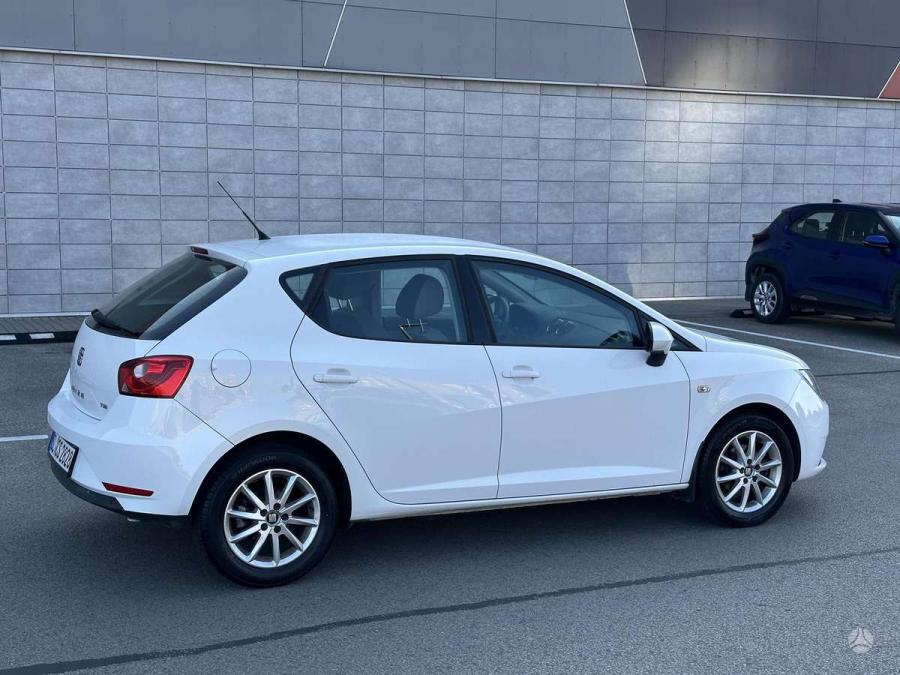 White SEAT Ibiza 2016 in Klaipeda, with an engine capacity of 1.20 L and mileage of 129 thousand km for 4999 €, photo 17 on AUTOMOTO.COM.LV