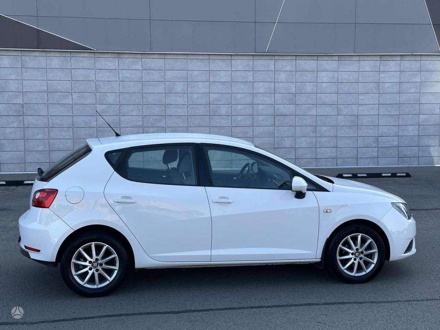 White SEAT Ibiza 2016 in Klaipeda, with an engine capacity of 1.20 L and mileage of 129 thousand km for 4999 €, photo 18 on AUTOMOTO.COM.LV