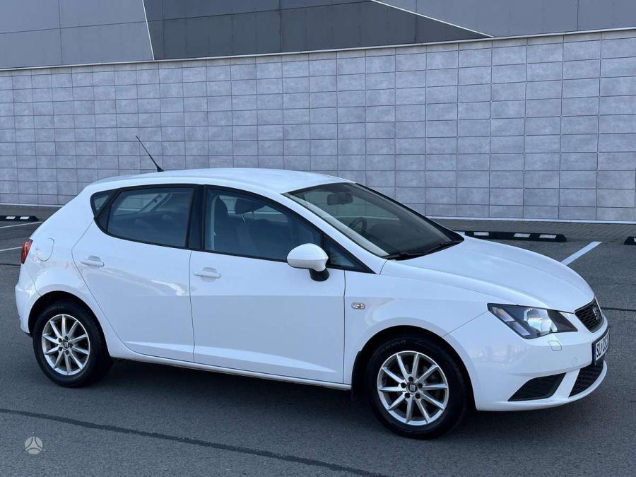 White SEAT Ibiza 2016 in Klaipeda, with an engine capacity of 1.20 L and mileage of 129 thousand km for 4999 €, photo 20 on AUTOMOTO.COM.LV
