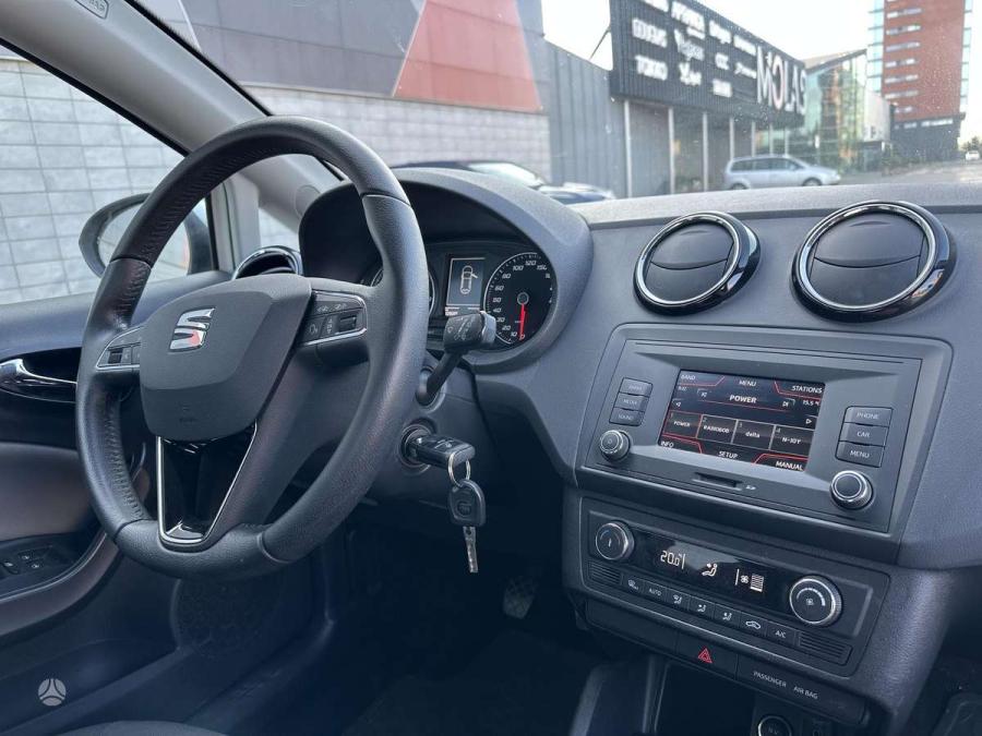 White SEAT Ibiza 2016 in Klaipeda, with an engine capacity of 1.20 L and mileage of 129 thousand km for 4999 €, photo 32 on AUTOMOTO.COM.LV