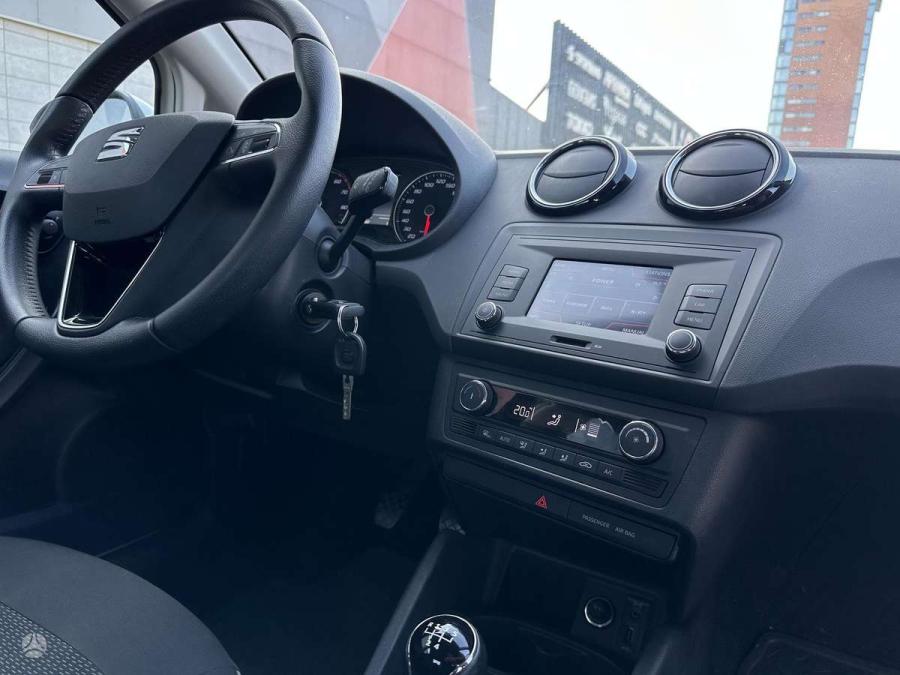 White SEAT Ibiza 2016 in Klaipeda, with an engine capacity of 1.20 L and mileage of 129 thousand km for 4999 €, photo 34 on AUTOMOTO.COM.LV