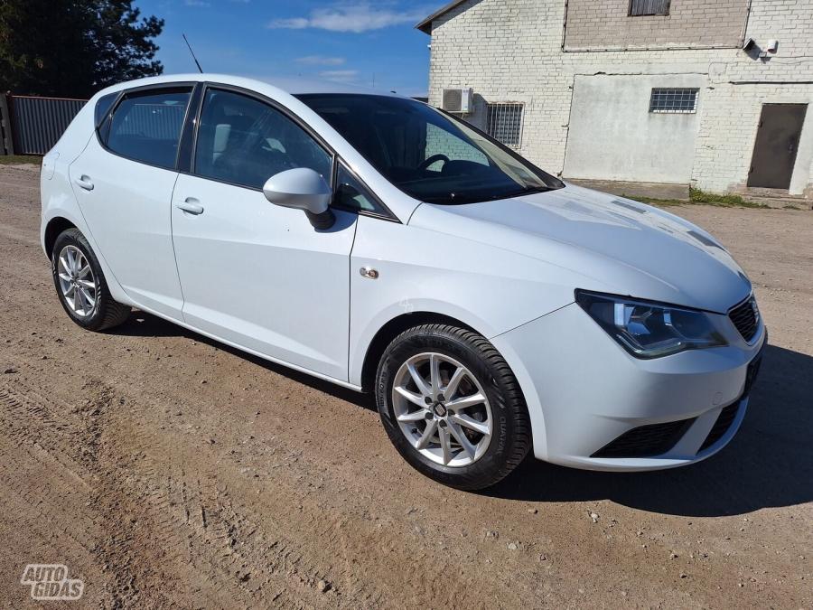 White SEAT Ibiza 2017 in Marijampole, with an engine capacity of 1.40 L and mileage of 146 thousand km for 5650 €, photo 5 on AUTOMOTO.COM.LV