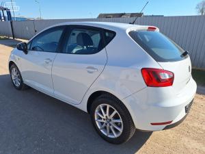 White SEAT Ibiza 2017 in Marijampole, with an engine capacity of 1.40 L and mileage of 146 thousand km for 5650 €, photo 8 on AUTOMOTO.COM.LV