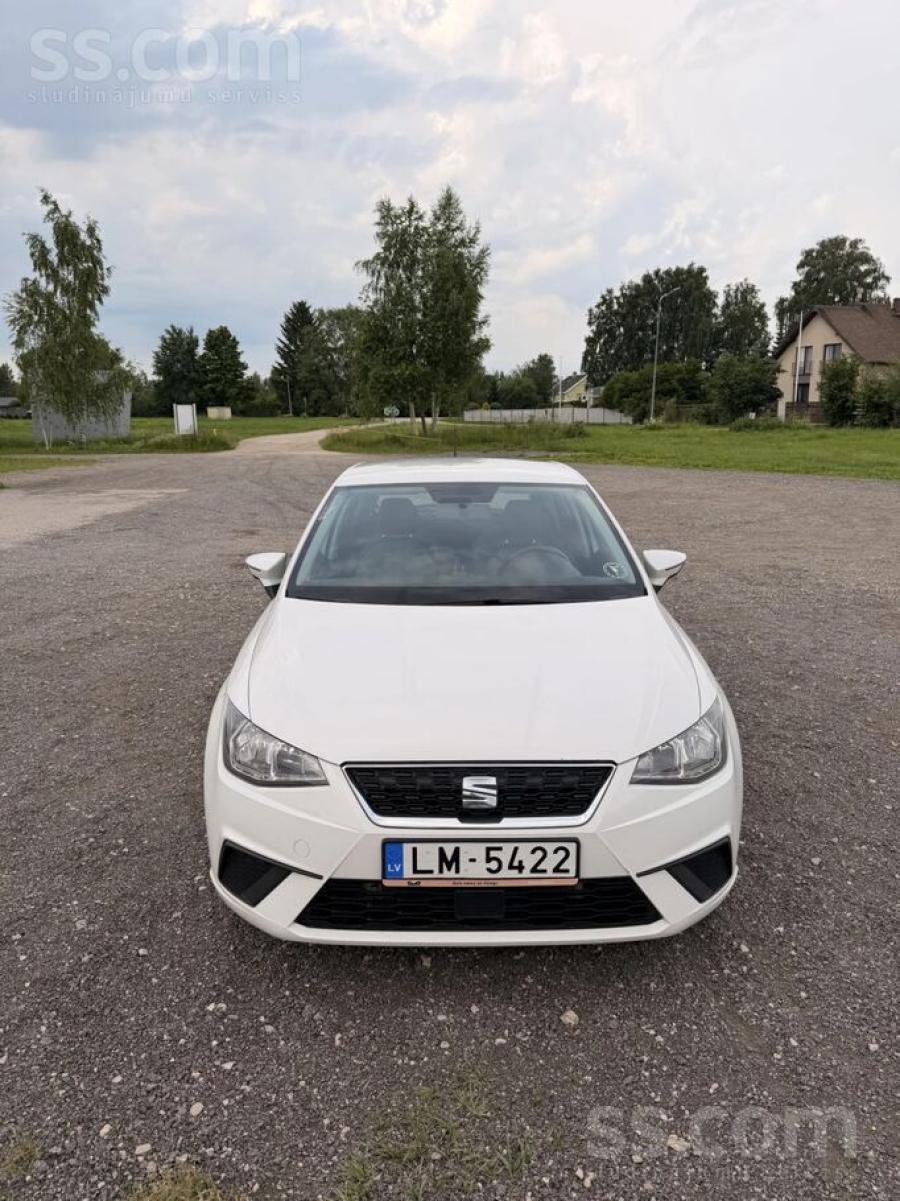 White SEAT Ibiza 2018 in Riga, with an engine capacity of 1.60 L and mileage of 219 thousand km for 6400 €, photo 3 on AUTOMOTO.COM.LV