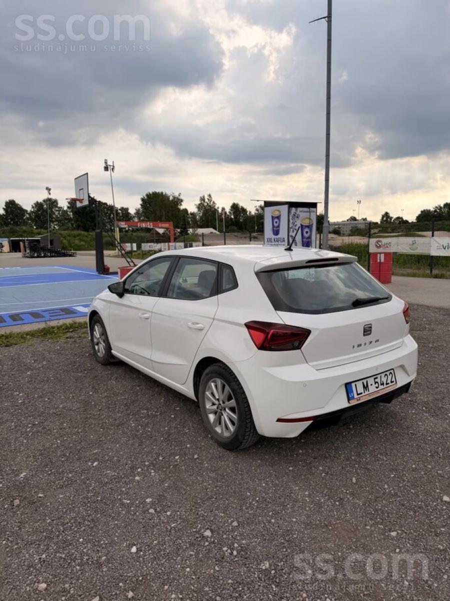 White SEAT Ibiza 2018 in Riga, with an engine capacity of 1.60 L and mileage of 219 thousand km for 6400 €, photo 8 on AUTOMOTO.COM.LV