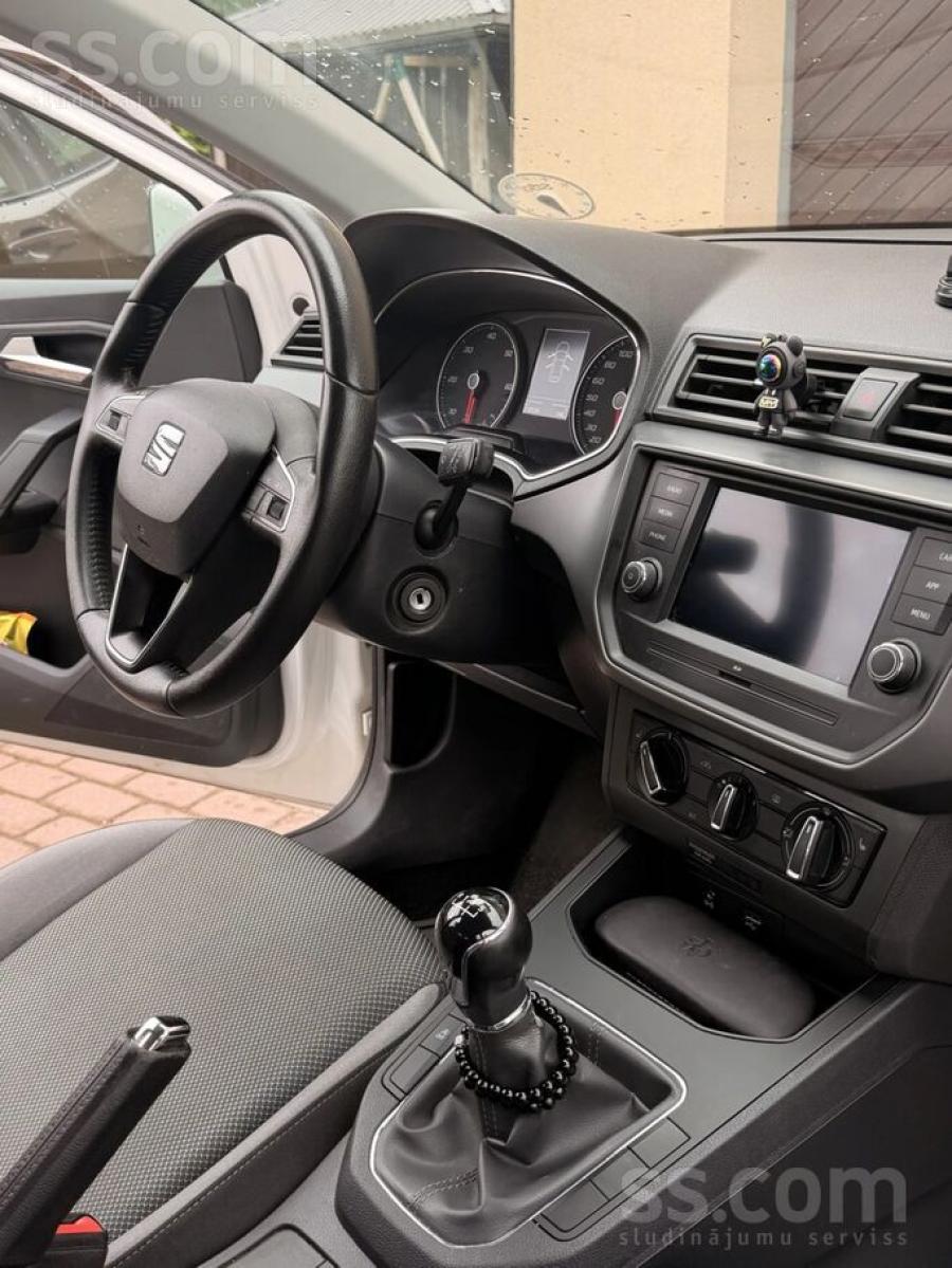 White SEAT Ibiza 2018 in Riga, with an engine capacity of 1.60 L and mileage of 219 thousand km for 6400 €, photo 9 on AUTOMOTO.COM.LV