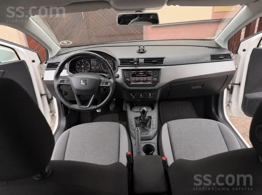 White SEAT Ibiza 2018 in Riga, with an engine capacity of 1.60 L and mileage of 219 thousand km for 6400 €, photo 10 on AUTOMOTO.COM.LV