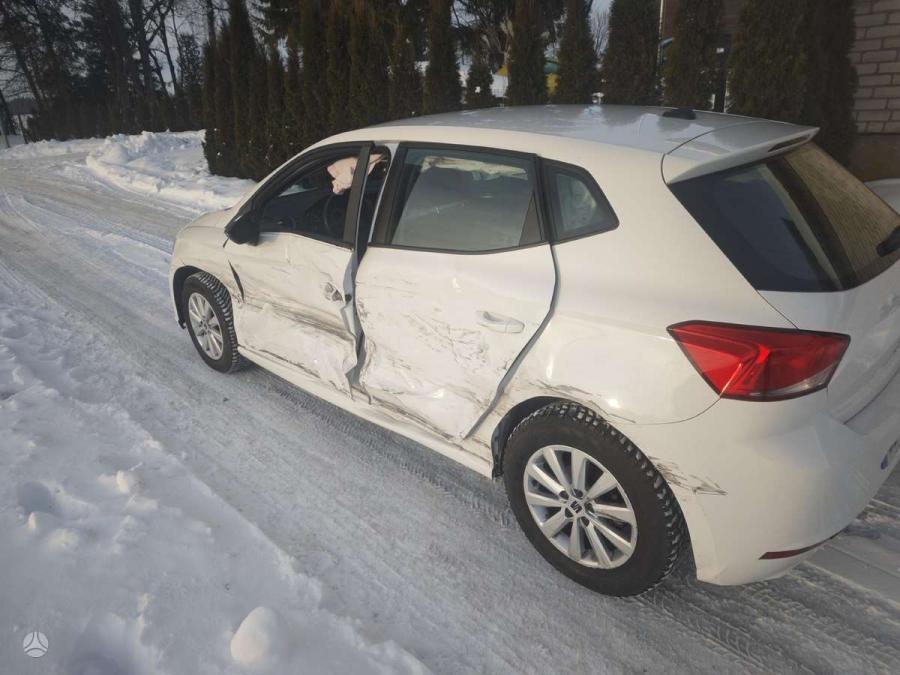 White SEAT Ibiza 2021 in Telschi, with an engine capacity of 1.00 L and mileage of 41 thousand km for 5500 €, photo 13 on AUTOMOTO.COM.LV