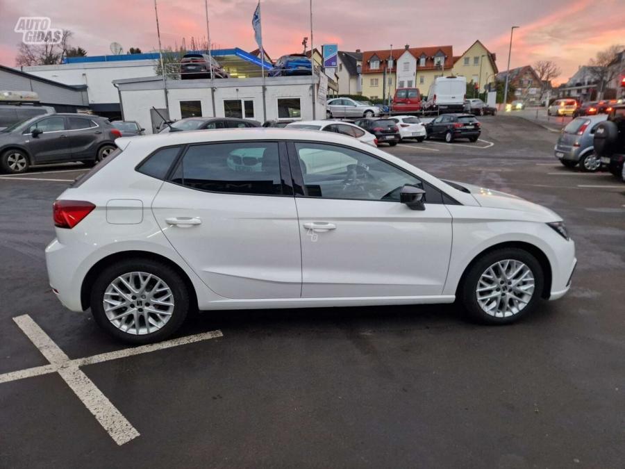 White SEAT Ibiza 2025 in Kaunas, with an engine capacity of 1.00 L and mileage of 12 thousand km for 23269 €, photo 5 on AUTOMOTO.COM.LV