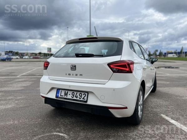 White SEAT Ibiza 2018 in Riga, with an engine capacity of 1.00 L and mileage of 79 thousand km for 7800 €, photo 5 on AUTOMOTO.COM.LV