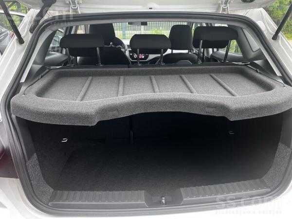 White SEAT Ibiza 2018 in Riga, with an engine capacity of 1.00 L and mileage of 79 thousand km for 6900 €, photo 9 on AUTOMOTO.COM.LV