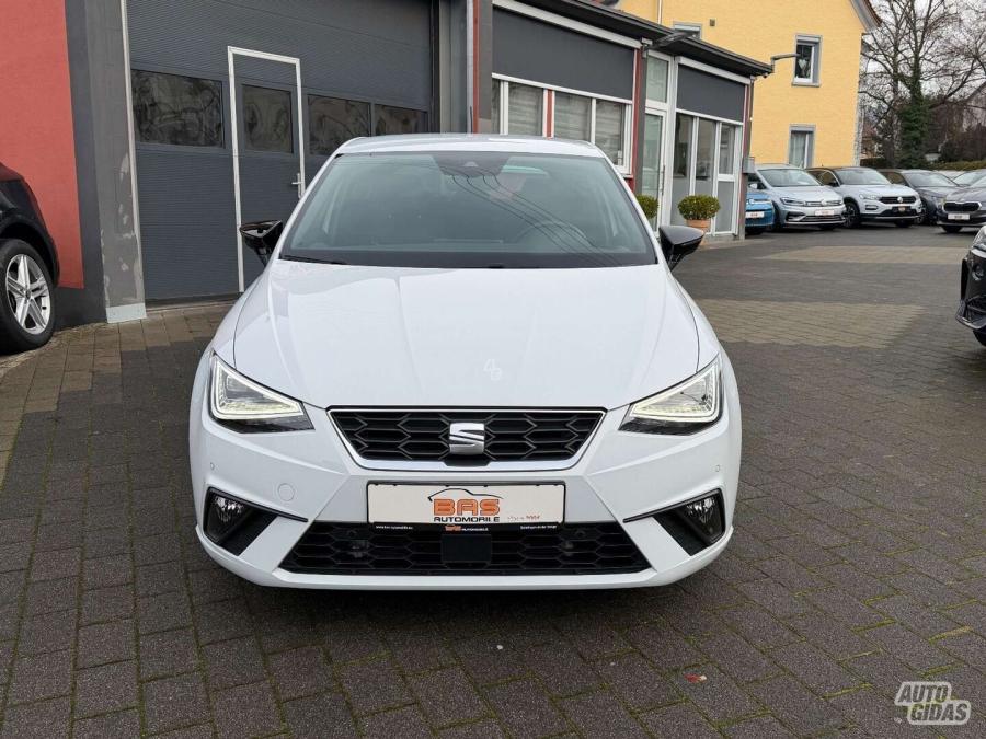 White SEAT Ibiza 2024 in Kaunas, with an engine capacity of 1.00 L and mileage of 24 thousand km for 22735 €, photo 2 on AUTOMOTO.COM.LV