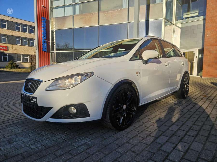 White SEAT Ibiza 2010 in Marijampole, with an engine capacity of 1.60 L and mileage of 216 thousand km for 2950 €, photo 1 on AUTOMOTO.COM.LV
