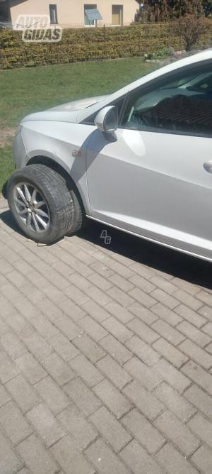 White SEAT Ibiza 2011 in Birzai, with an engine capacity of 1.20 L and mileage of 336 thousand km for 2200 €, photo 7 on AUTOMOTO.COM.LV