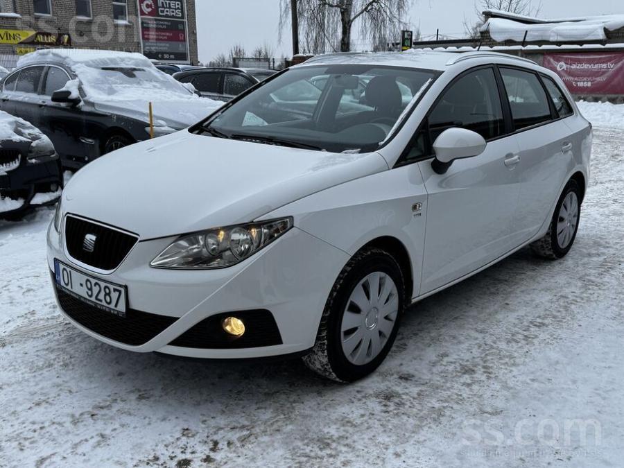 White SEAT Ibiza 2011 in Daugavpils, with an engine capacity of 1.60 L and mileage of 0 thousand km for 3590 €, photo 4 on AUTOMOTO.COM.LV
