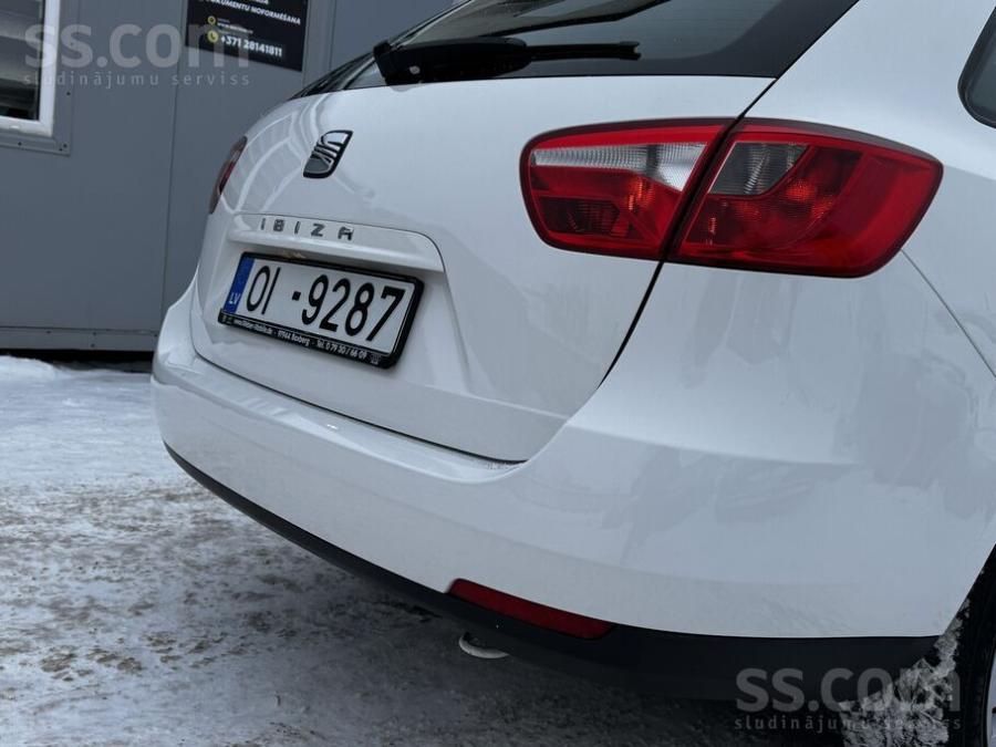 White SEAT Ibiza 2011 in Daugavpils, with an engine capacity of 1.60 L and mileage of 0 thousand km for 3590 €, photo 12 on AUTOMOTO.COM.LV