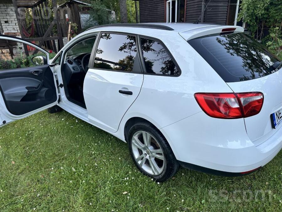 White SEAT Ibiza 2012 in Valmiera, with an engine capacity of 1.30 L and mileage of 180 thousand km for 3150 €, photo 4 on AUTOMOTO.COM.LV