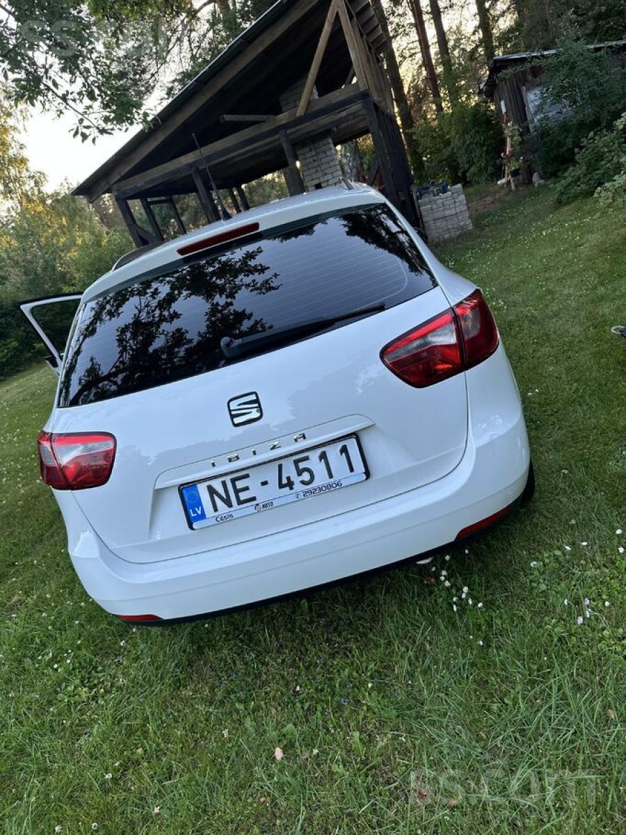 White SEAT Ibiza 2012 in Valmiera, with an engine capacity of 1.30 L and mileage of 180 thousand km for 3150 €, photo 5 on AUTOMOTO.COM.LV